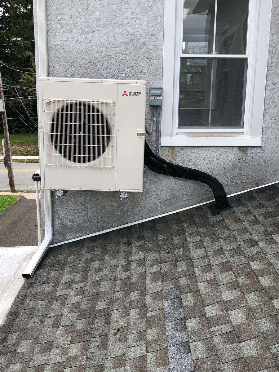 10-Zone Ductless Split System Cools Office